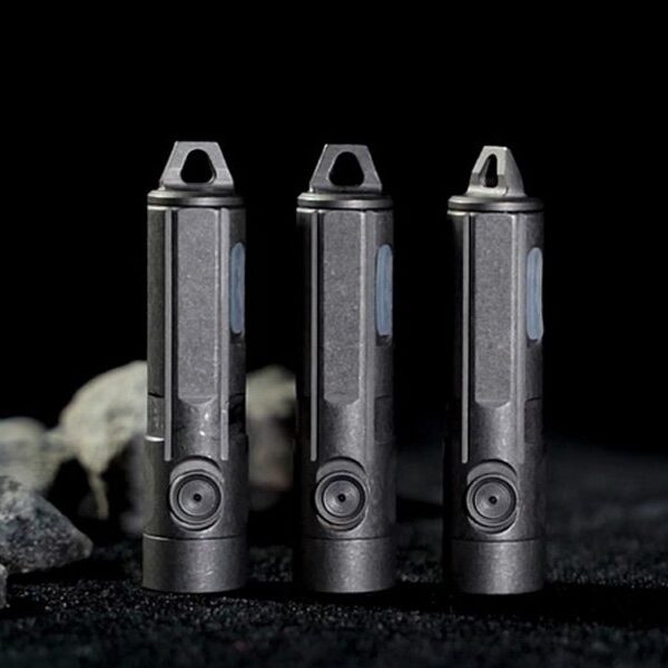 EDC Integrated Titanium Mini Flashlight with Tri Color Light｜チタン合金製の小型三 ...